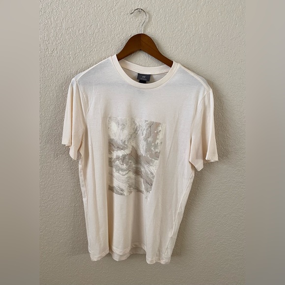 H&M | Shirts | Regular Fit Lightweight Graphic T Shirt | Poshmark